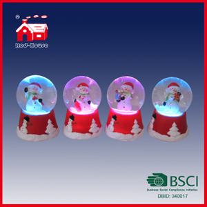 Customized Electric LED Water Globe Resin Snowballs Cute Water Ball ...